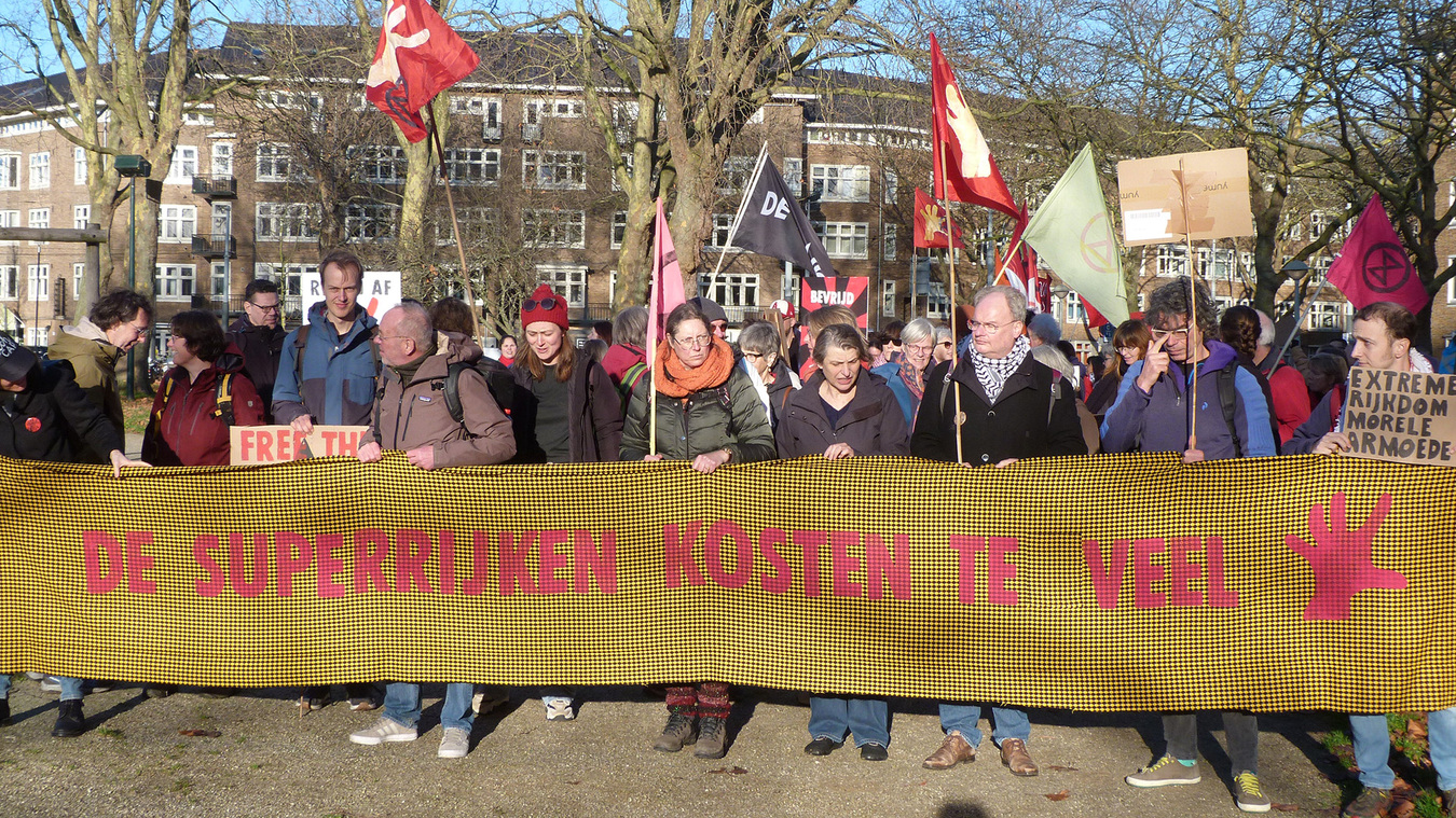 Extinction Rebellion verstoort feestje van de superrijken - Amsterdam ...
